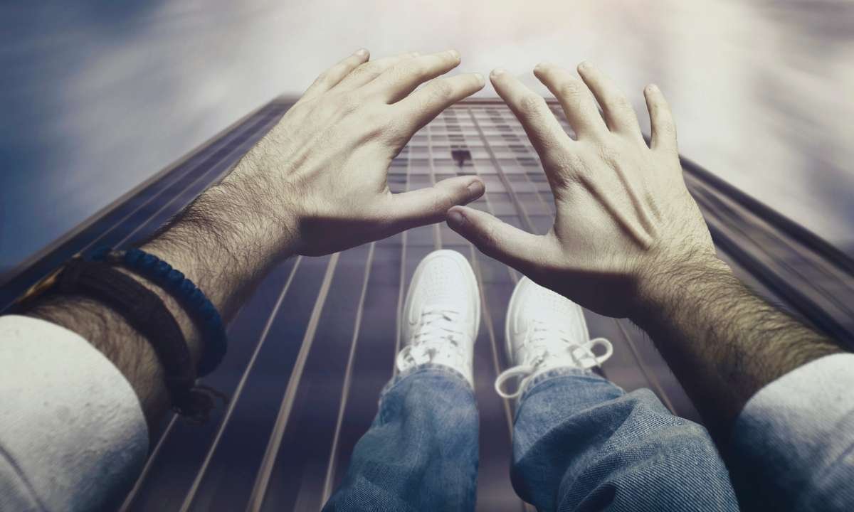 Dreams About Jumping Off A Building (18 Symbolism & Meaning)